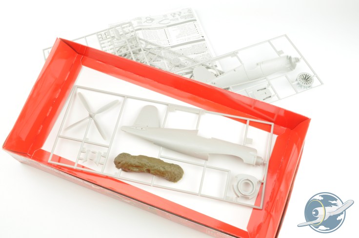Looks Good In The Box! – MODEL AIRPLANE MAKER