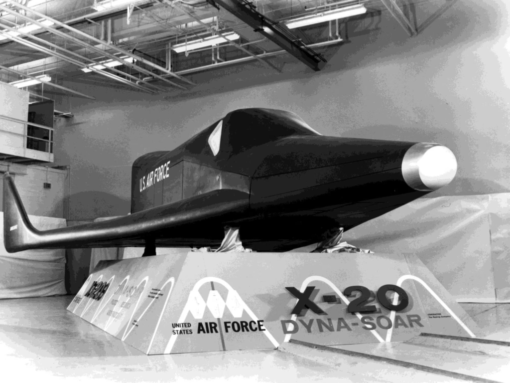 1/72 AMP X-20: No, it’s a “Dyna-Soar” – MODEL AIRPLANE MAKER